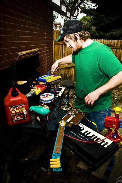 Artist Profile - Otem Rellik - Pictures